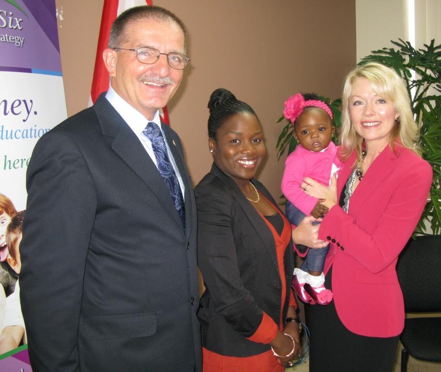 Minister Bergen encourages families to apply for the Canada Learning ...