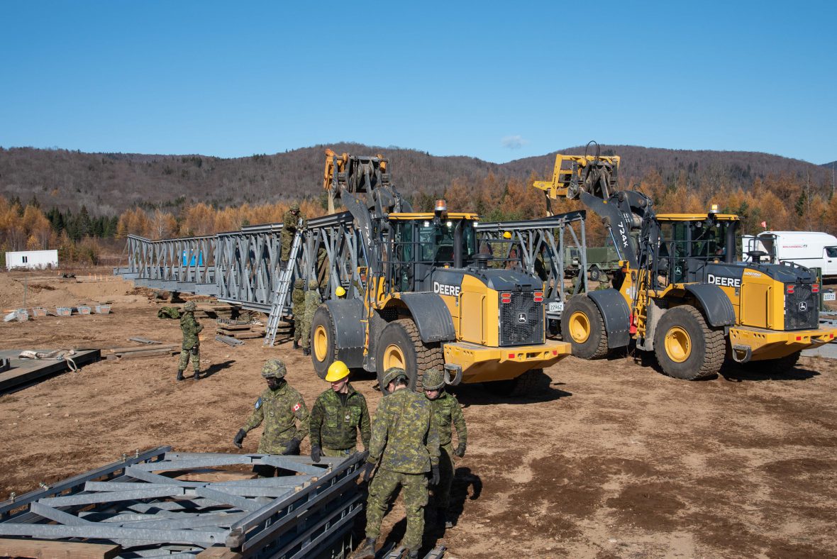 Teamwork in the world of combat engineers - Canada.ca