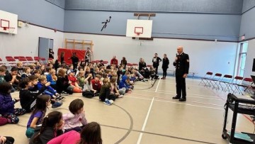 Sharing Stories: How CAF Members Inspire Canadians During Veterans ...