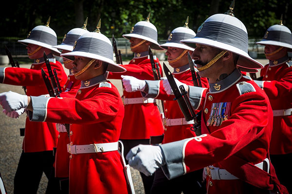 Canadian Army Mounting the Queen’s Guard in London - Canada.ca