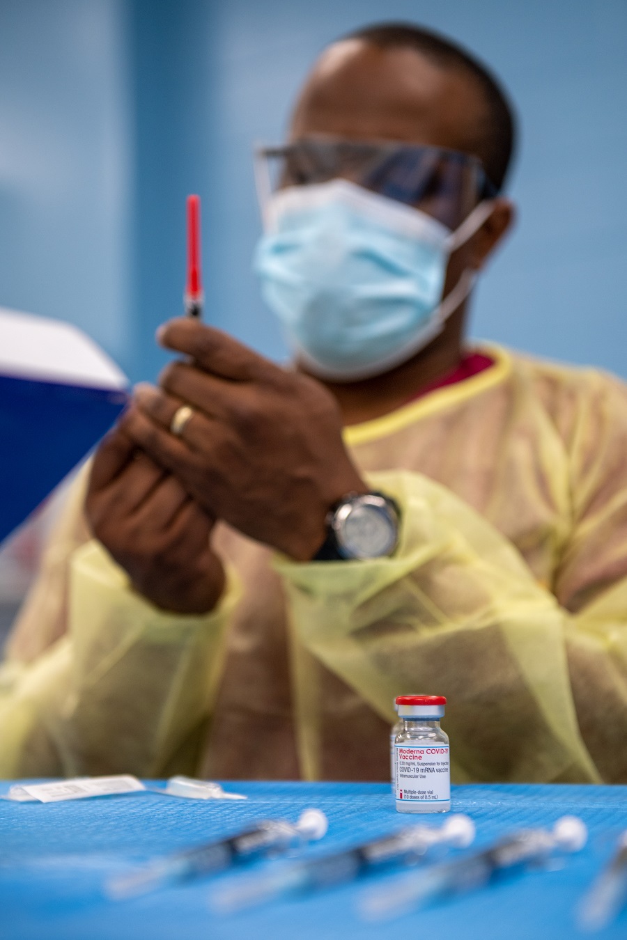 CAF lends a hand to help vaccinate First Nation communities in Manitoba ...