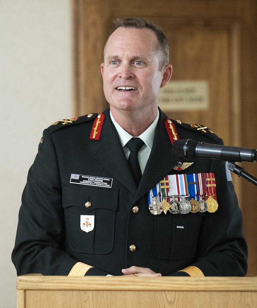 New face in a new place – 3rd Canadian Division gets new commander ...