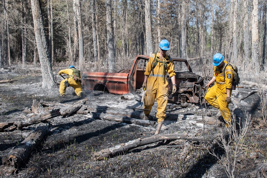 The Mop Up Crew: Canadian Armed Forces members support wildfire ...