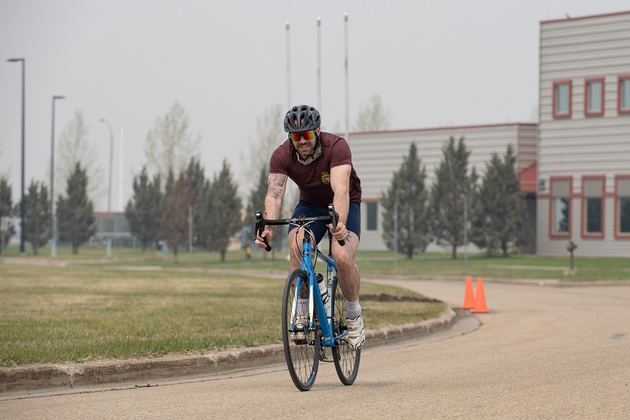 First Edmonton base triathlon a smash hit - Canada.ca