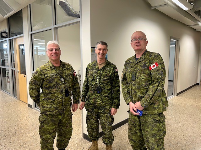 Military Engineers Colonel Commandant pays visit to RPOU(W) - Canada.ca