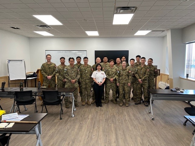 La coprésidente du RACED rend visite aux membres du génie de la BFC ...