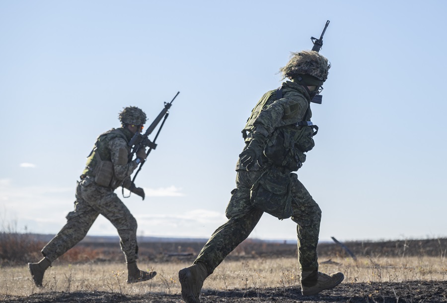 Commander of the Canadian Army visits Edmonton and Wainwright ...