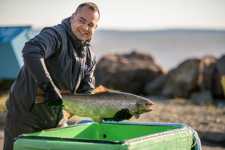 Government of Canada invests in Atlantic salmon recovery - Canada.ca