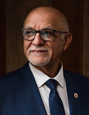 Biographies of Committee members - Canada.ca