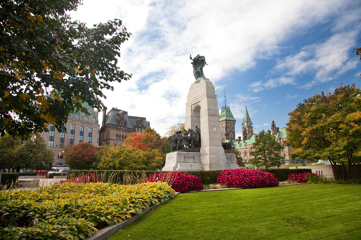 Canadian Heritage exhibit: The National War Memorial–Symbol of ...