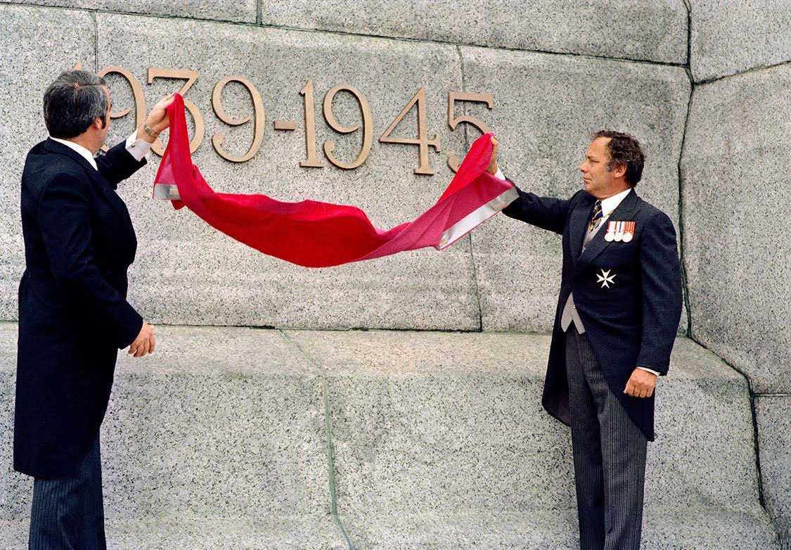 Canadian Heritage exhibit: The National War Memorial–Symbol of ...
