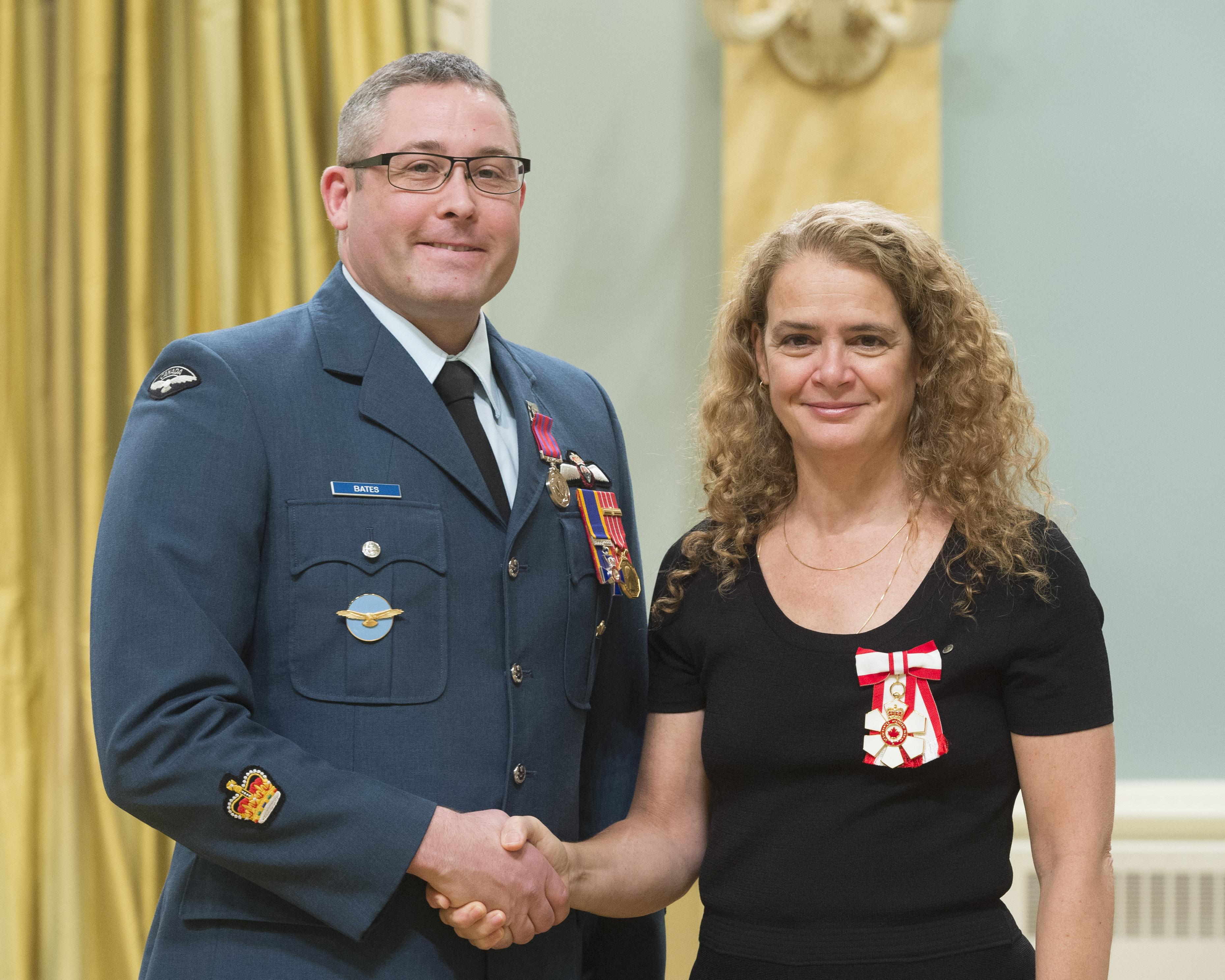 RCAF members presented with Medal of Bravery - News Article - Royal Canadian Air Force - Canada.ca