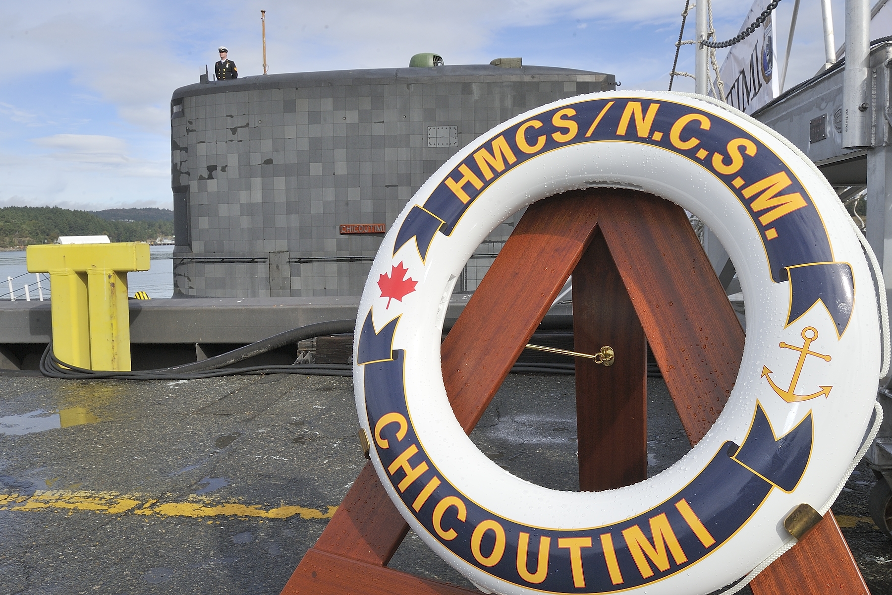A submarine and crew out of the water…but still very busy! - Canada.ca